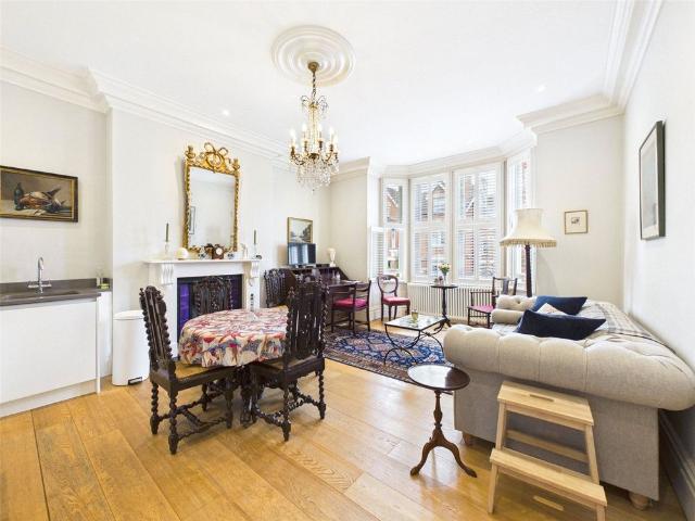 Montague Road, Richmond, Surrey, TW10