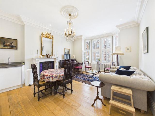 Montague Road, Richmond, Surrey, TW10