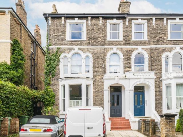 Montague Road, Richmond TW10, 3 bed flat to rent, £2,795 pcm | PrimeLocation