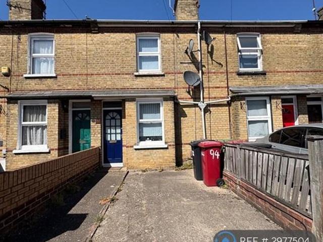 Montague Road, Slough, SL1 2 bed terraced house to rent £1,625 pcm £375 pw