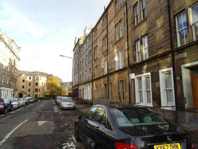 Montague Street, Edinburgh EH8, 2 bed flat to rent, £1,395 pcm | PrimeLocation