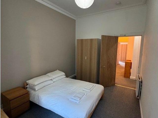 Montague Street, Edinburgh EH8, 3 bed flat to rent, £2,250 pcm | PrimeLocation