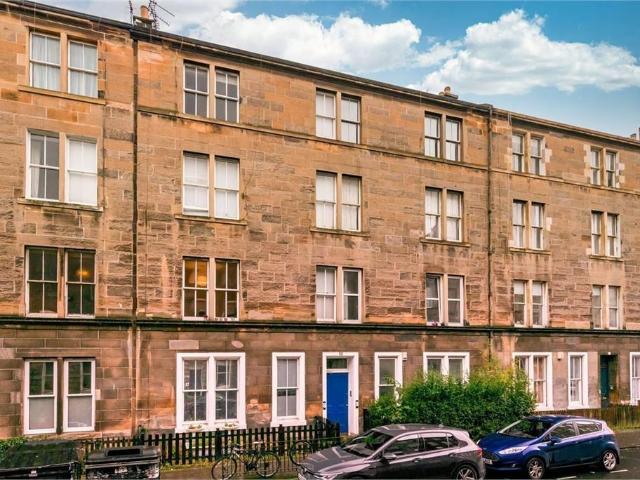 Montague Street Newington, Edinburgh EH8 3 bed flat to rent £2,400 pcm £554 pw