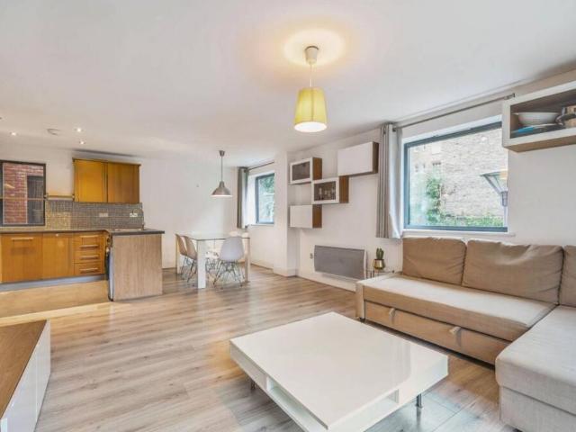 Montaigne Close, LONDON 3 bed apartment to rent £6,002 pcm £1,385 pw