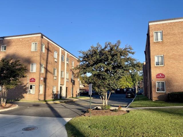 Montgomery Park 2 Bedroom Apartment for Rent at 531 S Frederick Ave, Gaithersburg, MD 20877
