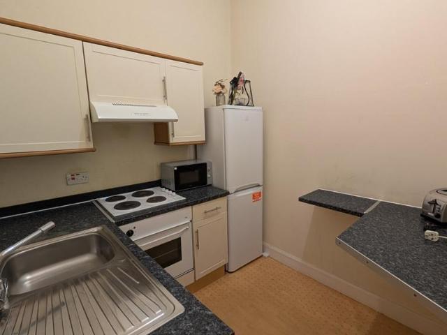 Montgomery Street, Edinburgh, EH7 2 bed flat to rent £1,495 pcm £345 pw