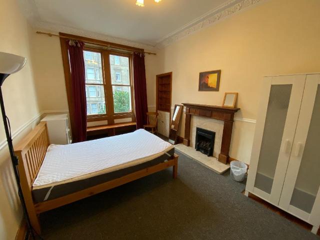 Montgomery Street, Edinburgh, EH7 3 bed flat to rent £1,800 pcm £415 pw