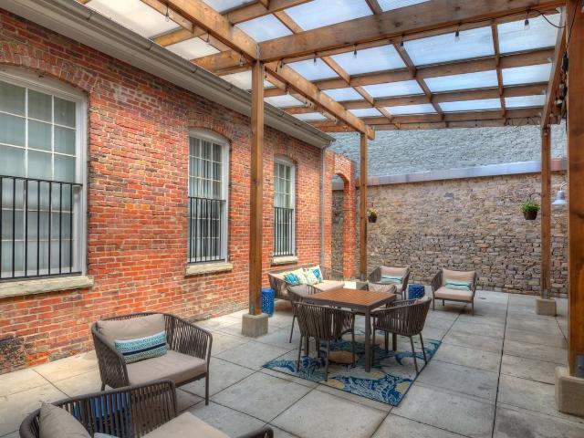 Montgomery Square Apartments 2 Bedroom Apartment for Rent at 714 King St, Portsmouth, VA 23704