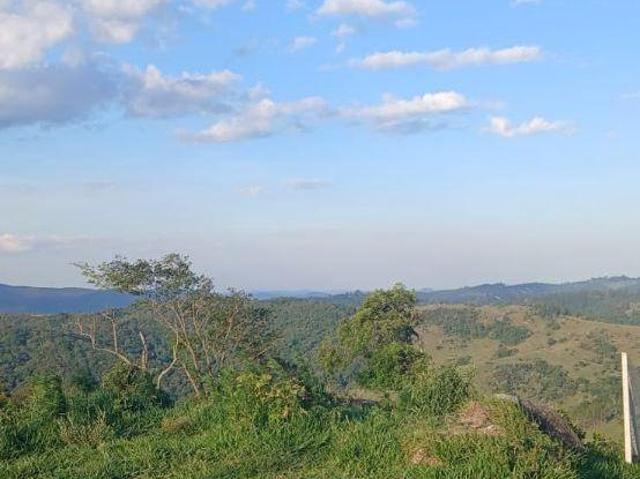Monte Seu Chalé no Interior: Terreno 1.000m² em São Roque sem Banco
