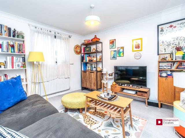 Monteagle Way, Rectory Rail, Lower Clapton, Hackney, London E5, 2 bed flat to rent, £2,500 pcm | PrimeLocation