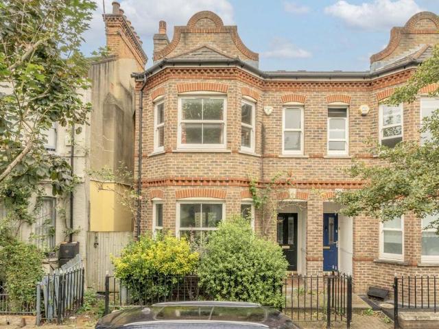 Montefiore Street, London SW8 3 bed house to rent £3,750 pcm £865 pw