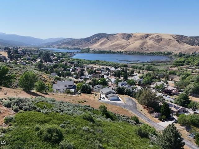 Montello Dr, Lake Hughes, CA 93532