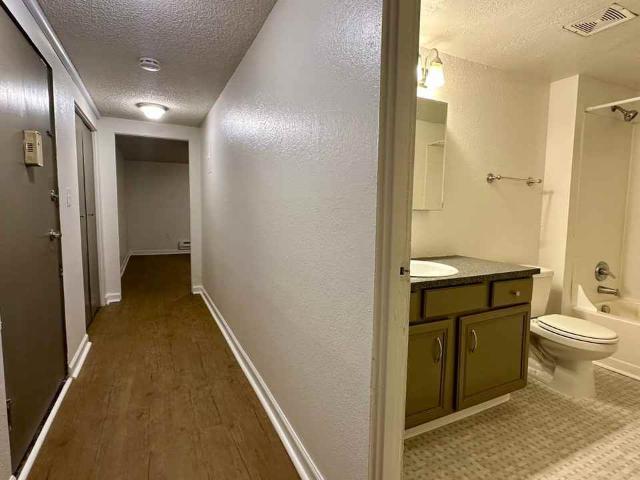 Monterey Apartments 1 Bedroom Apartment for Rent at 622 1st Ave W, Seattle, WA 98119 Lower Queen Anne