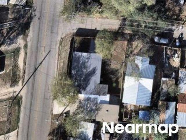 Montezuma St