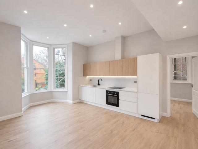Montford House, 25 Queens Road, London TW10, 2 bed flat to rent, £2,400 pcm | PrimeLocation