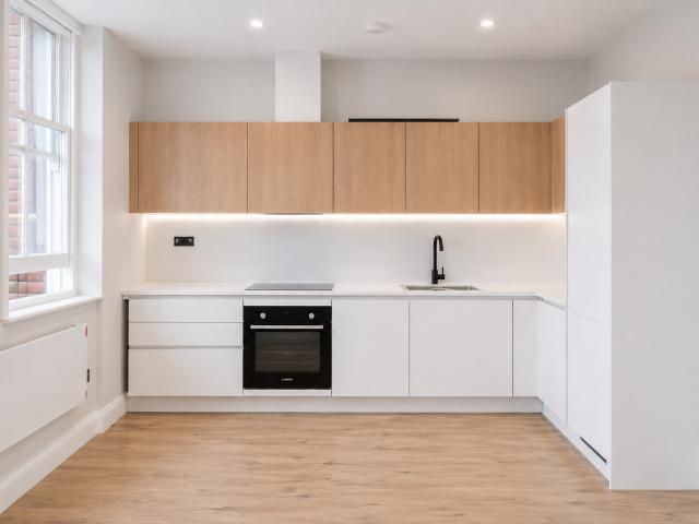 Queens Road, Richmond TW10, 2 bed flat to rent, £2,600 pcm | PrimeLocation