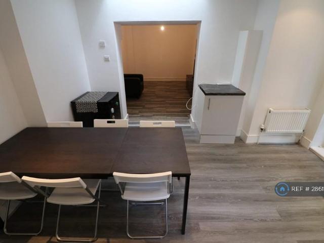Monthope Road, Brick Lane, Liverpool. 6 bed maisonette to rent £6,000 pcm £1,385 pw