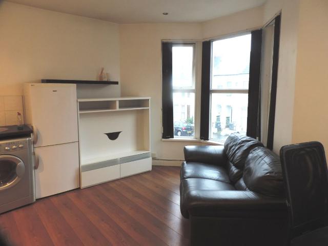 Monthermer Road, Cardiff CF24, 1 bed flat to rent, £715 pcm | PrimeLocation