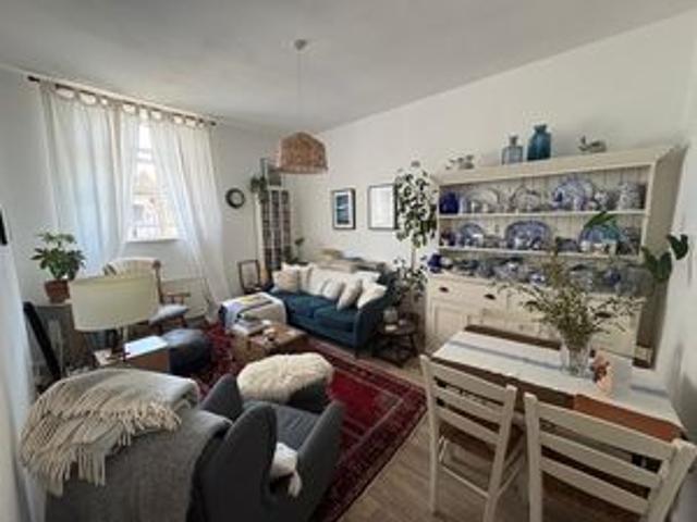 Monthly Rental Of £950