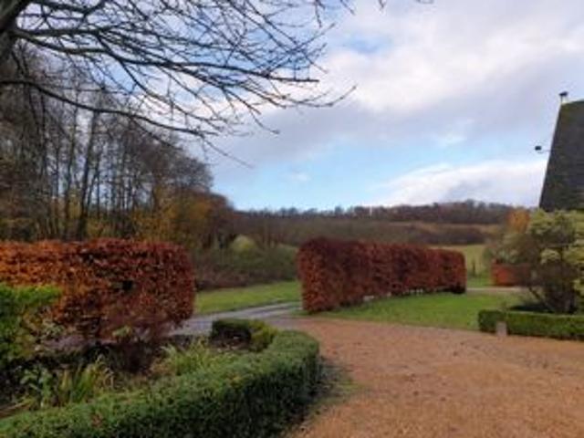 Monthly Rental Of £1,200pcm Exclusive of all services and council tax