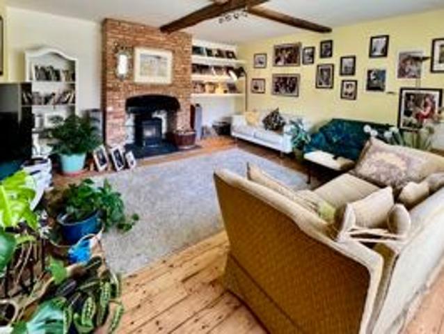 Monthly Rental Of £2,500