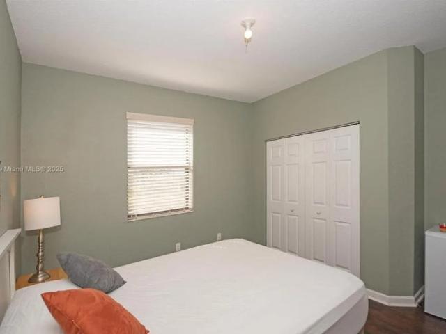 Monthly $1000 /1 Br All included, near power pla