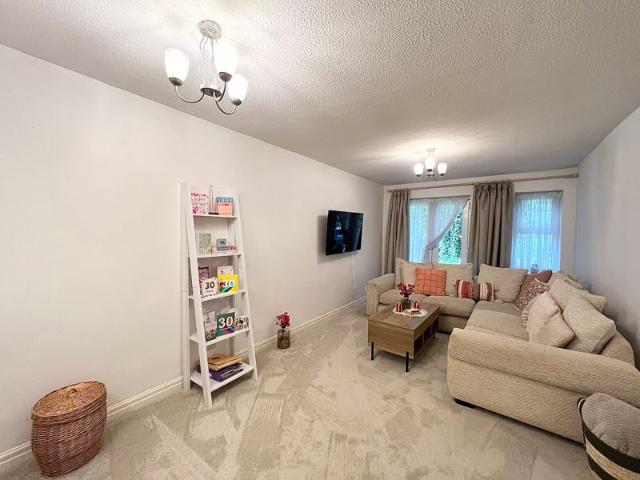 Montonfields Road, Manchester, M30
