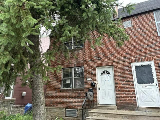 Montour St