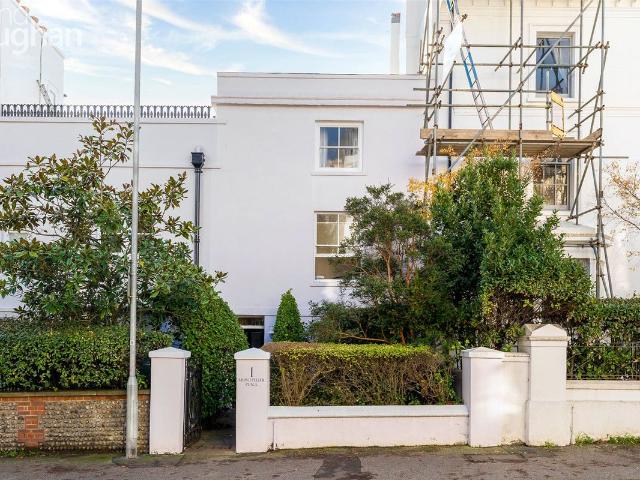 Montpelier Place, Brighton, East Sussex BN1, Studio to rent, £850 pcm | PrimeLocation