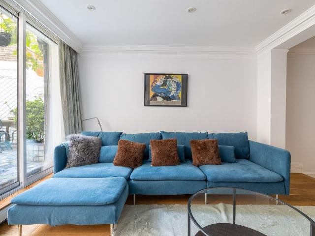 Montpelier Place, Knightsbridge, London, SW7