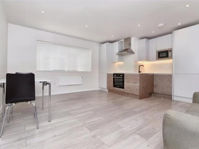 Montpelier Rise, London, NW11 1 bed apartment to rent £1,650 pcm £381 pw