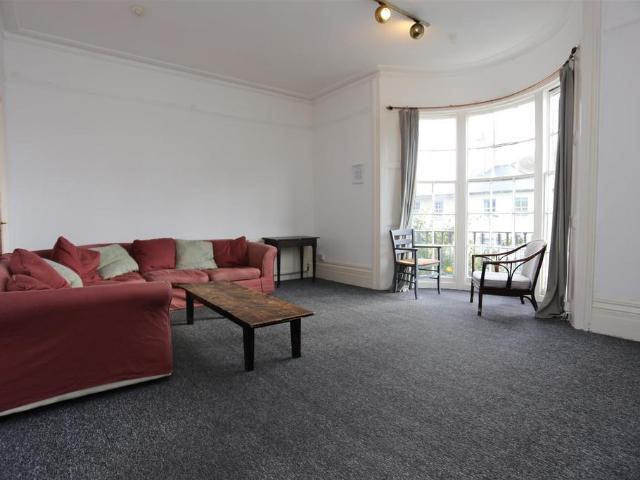 Montpelier Road, Brighton 5 bed maisonette to rent £3,125 pcm £721 pw