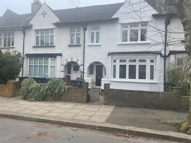Montpelier Road, Finchley central. 3 bed terraced house to rent £2,505 pcm £578 pw