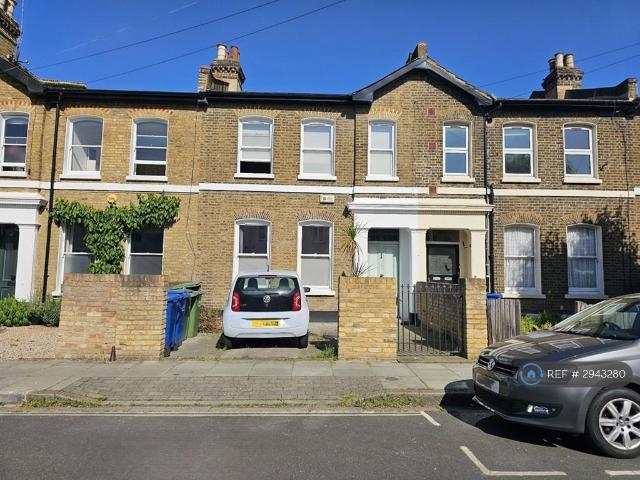 Montpelier Road, London, SE15 4 bed terraced house to rent £4,300 pcm £992 pw
