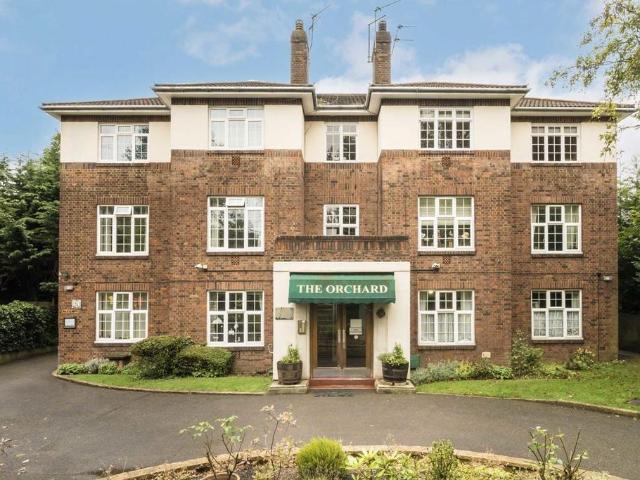 Montpelier Road, London W5 3 bed flat to rent £2,700 pcm £623 pw