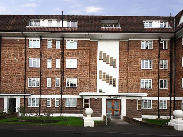 Montpelier Road, W5 3 bed flat to rent £2,700 pcm £623 pw