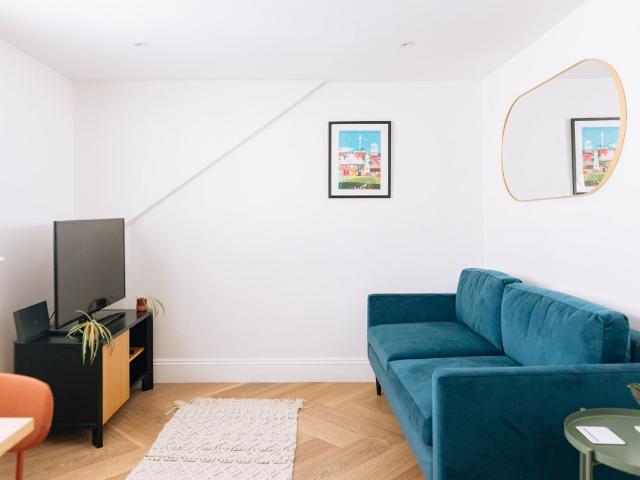 Montpelier Street, Brighton, East Sussex BN1 Studio to rent, £1,800 pcm | PrimeLocation
