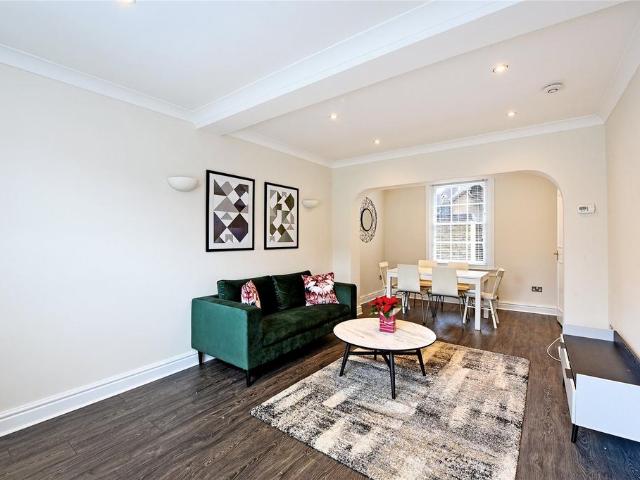 Montpelier Street, Knightsbridge, London 1 bed flat to rent £3,250 pcm £750 pw