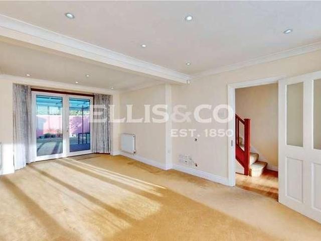 Montrose Avenue, Edgware, HA8