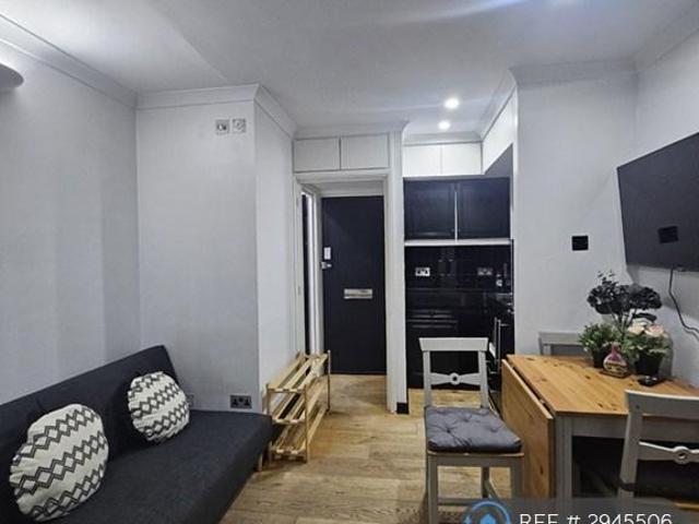 Montrose Court, London, SW7 1 bed flat to rent £3,029 pcm £699 pw