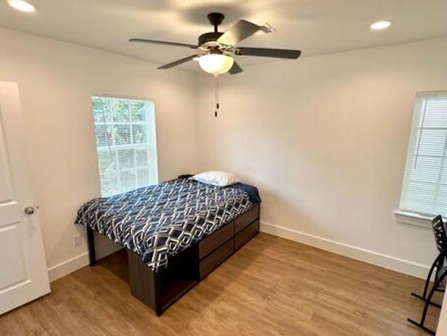 Montrose Living | Utilities, WiFi, Laundry Included | Desk in Every Room | Shared Home