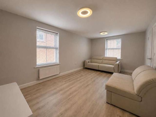 Montreal Drive, Waterlooville, PO7