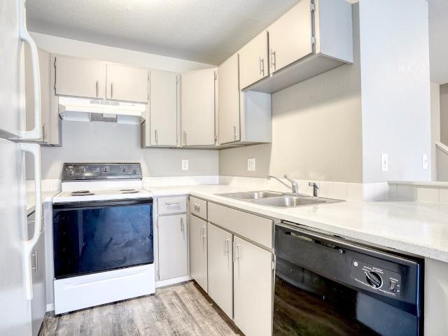 Montview Meadows 2 Bedroom Apartment for Rent at 1244 Hunter Ct, Longmont, CO 80501