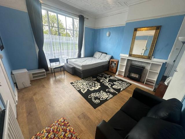 Monument Road, Birmingham B16, 1 bed flat to rent, £700 pcm | PrimeLocation