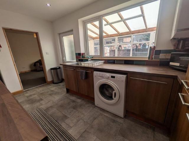 Mona Street, Beeston, NG9 2BY 4 bed terraced house to rent £1,733 pcm £400 pw