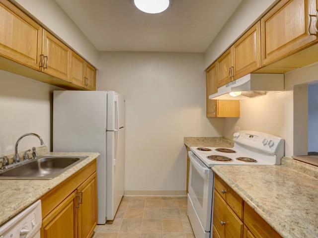 Monaco Parkway Apartments