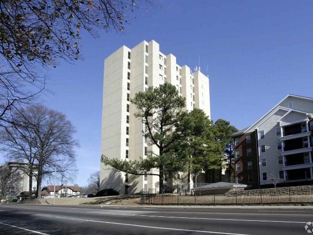 Monarch on Highland 1 Bedroom Apartment for Rent at 274 South Highland Street, Memphis, TN 38111 University of Memphis