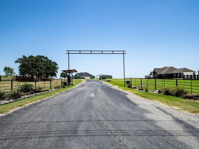 Monarch Ct, Poolville, TX 76487