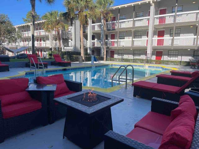 Monarch Luxury Studio Apartments 1 Bedroom Apartment for Rent at 2850 Apalachee Parkway, Tallahassee, FL 32301