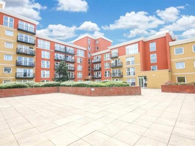 Monarch Way, Newbury Park, Ilford 2 bed flat to rent £1,750 pcm £404 pw